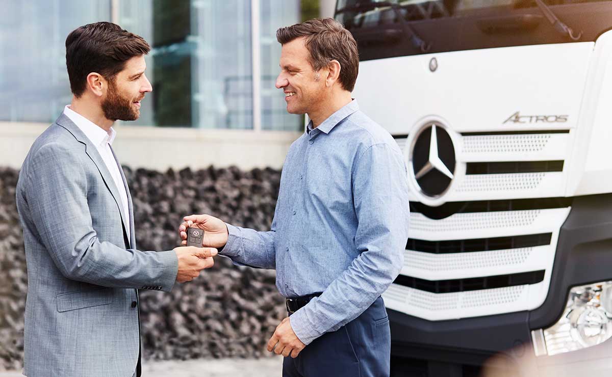 mercedes-benz-compania-financiera-25-aniversario