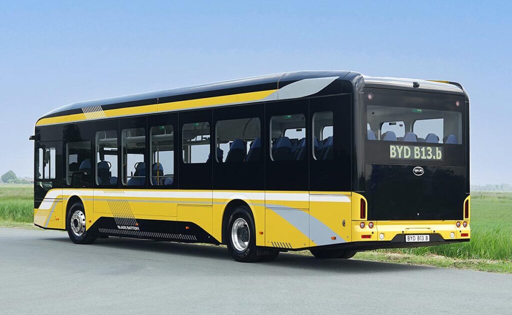 BYD lanza un nuevo bus eléctrico que duplica la autonomía y traslada ...